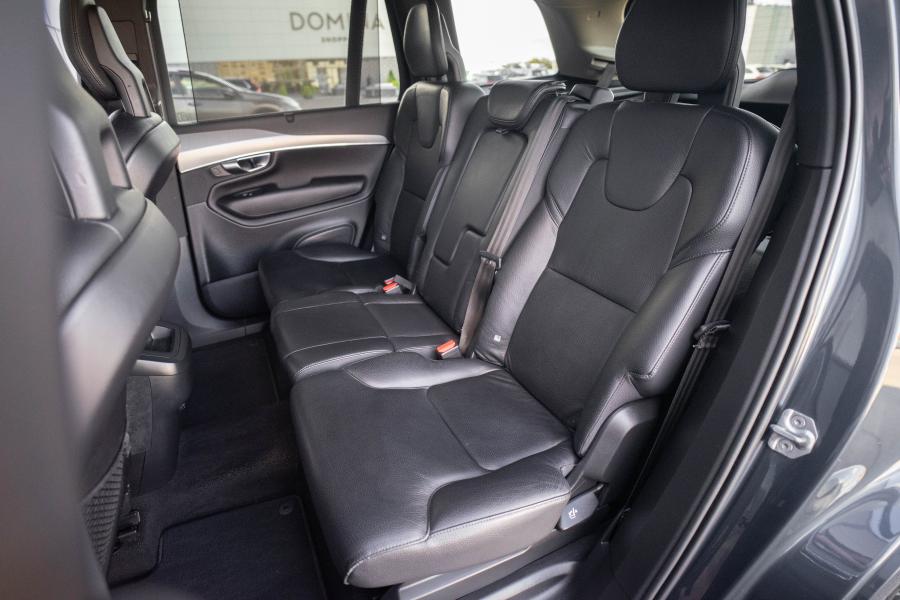 Blue Volvo XC90 2020 in Riga, with an engine capacity of 2.00 L and mileage of 174 thousand km for 27950 €, photo 30 on AUTOMOTO.COM.LV
