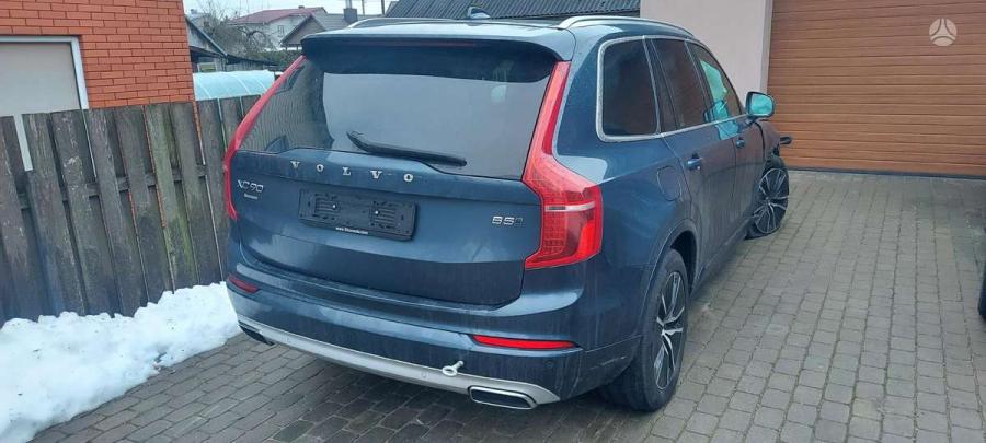 Blue Volvo XC90 2021 in Jonava, with an engine capacity of 2.00 L and mileage of 221 thousand km for 18600 €, photo 1 on AUTOMOTO.COM.LV