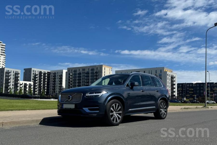 Zils Volvo XC90 2021 Rīga, ar dzinēja tilpumu 2.00 L un nobraukumu 93 tūkst. km par 35200 €, foto 1 vietnē AUTOMOTO.COM.LV