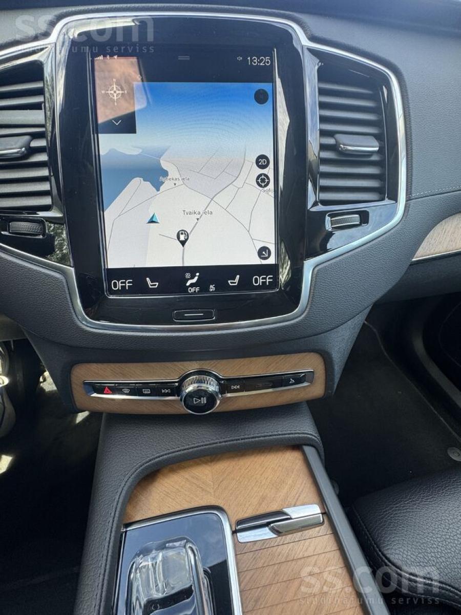 Zils Volvo XC90 2021 Rīga, ar dzinēja tilpumu 2.00 L un nobraukumu 93 tūkst. km par 35200 €, foto 10 vietnē AUTOMOTO.COM.LV