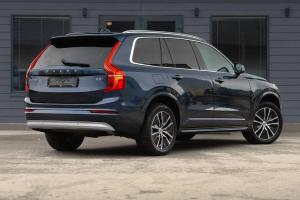 Blue Volvo XC90 2021 in Jelgava, with an engine capacity of 2.00 L and mileage of 240 thousand km for 29500 €, photo 5 on AUTOMOTO.COM.LV