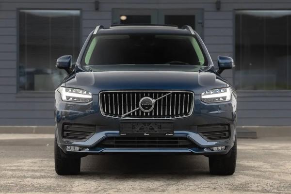 Zils Volvo XC90 2021 Jelgava, ar dzinēja tilpumu 2.00 L un nobraukumu 240 tūkst. km par 29500 €, foto 5 vietnē AUTOMOTO.COM.LV