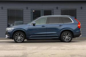 Blue Volvo XC90 2021 in Jelgava, with an engine capacity of 2.00 L and mileage of 240 thousand km for 29500 €, photo 7 on AUTOMOTO.COM.LV