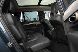 Blue Volvo XC90 2021 in Jelgava, with an engine capacity of 2.00 L and mileage of 240 thousand km for 29500 €, photo 11 on AUTOMOTO.COM.LV