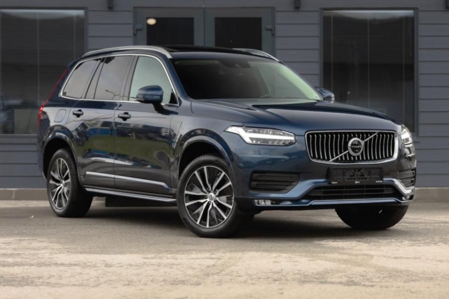 Blue Volvo XC90 2021 in Riga, with an engine capacity of 2.00 L and mileage of 240 thousand km for 29500 €, photo 1 on AUTOMOTO.COM.LV