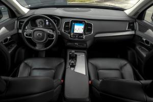 Blue Volvo XC90 2021 in Riga, with an engine capacity of 2.00 L and mileage of 240 thousand km for 29500 €, photo 15 on AUTOMOTO.COM.LV