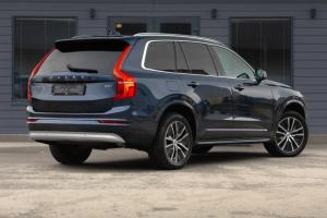 Blue Volvo XC90 2021 in Riga, with an engine capacity of 2.00 L and mileage of 240 thousand km for 29500 €, photo 19 on AUTOMOTO.COM.LV