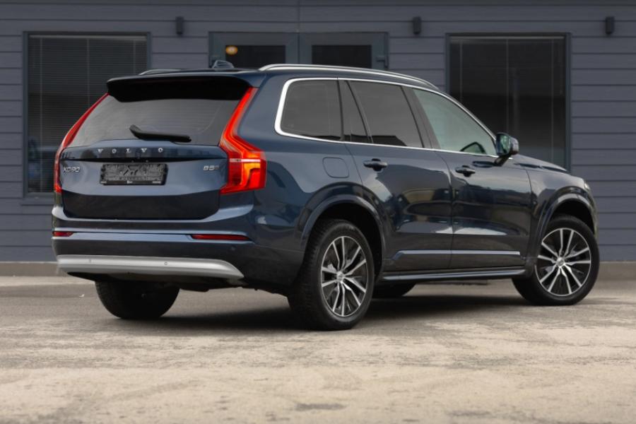 Blue Volvo XC90 2021 in Riga, with an engine capacity of 2.00 L and mileage of 240 thousand km for 29500 €, photo 19 on AUTOMOTO.COM.LV
