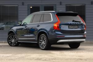 Blue Volvo XC90 2021 in Riga, with an engine capacity of 2.00 L and mileage of 240 thousand km for 29500 €, photo 21 on AUTOMOTO.COM.LV