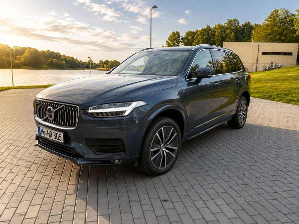Blue Volvo XC90 2021 in Plunge, with an engine capacity of 2.00 L and mileage of 229 thousand km for 28750 €, photo 2 on AUTOMOTO.COM.LV