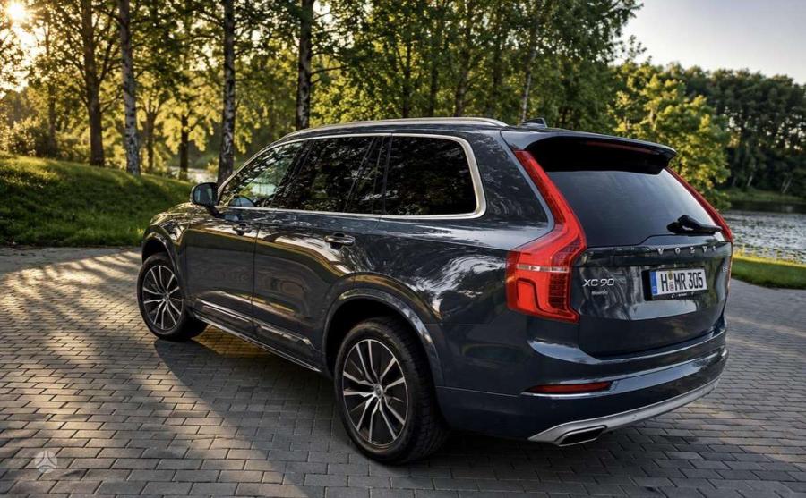 Blue Volvo XC90 2021 in Plunge, with an engine capacity of 2.00 L and mileage of 229 thousand km for 28750 €, photo 5 on AUTOMOTO.COM.LV