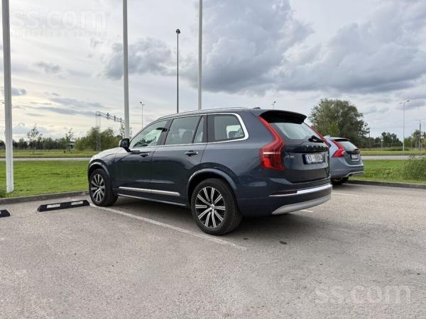Blue Volvo XC90 2021 in Rezekne, with an engine capacity of 2.00 L and mileage of 94 thousand km for 37900 €, photo 3 on AUTOMOTO.COM.LV