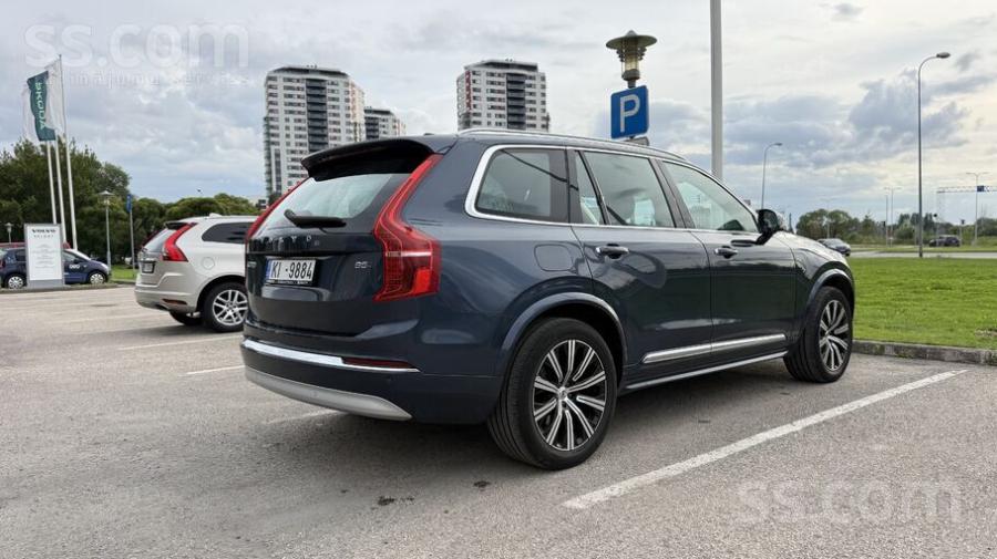 Blue Volvo XC90 2021 in Rezekne, with an engine capacity of 2.00 L and mileage of 94 thousand km for 37900 €, photo 5 on AUTOMOTO.COM.LV