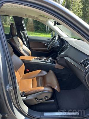 Blue Volvo XC90 2021 in Riga, with an engine capacity of 2.00 L and mileage of 120 thousand km for 31990 €, photo 6 on AUTOMOTO.COM.LV
