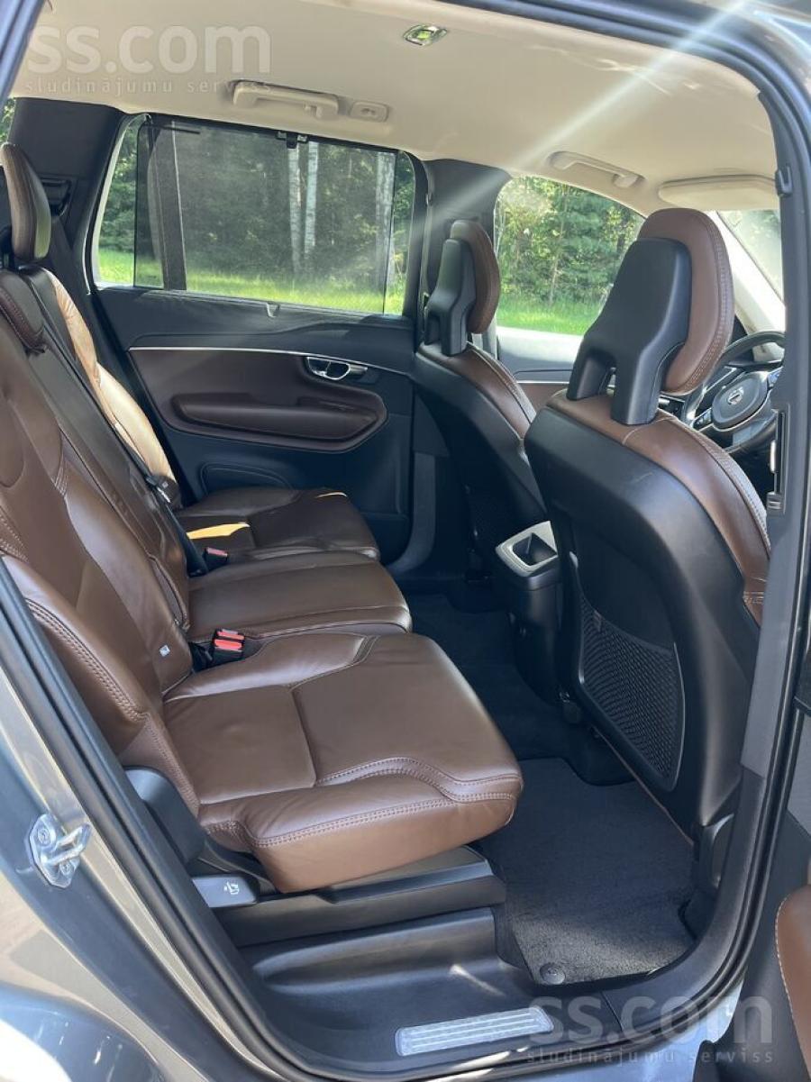 Blue Volvo XC90 2021 in Riga, with an engine capacity of 2.00 L and mileage of 120 thousand km for 31990 €, photo 7 on AUTOMOTO.COM.LV