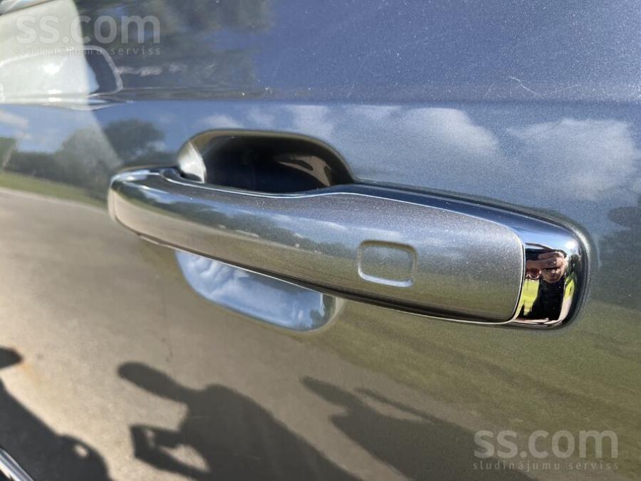 Blue Volvo XC90 2021 in Riga, with an engine capacity of 2.00 L and mileage of 120 thousand km for 31990 €, photo 23 on AUTOMOTO.COM.LV