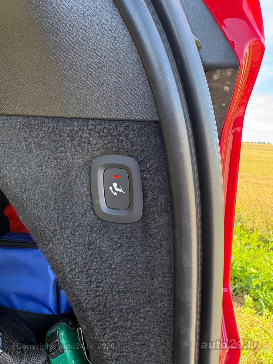 Zils Volvo XC90 2021 Jehvi, ar dzinēja tilpumu 2.00 L un nobraukumu 158 tūkst. km par 43000 €, foto 39 vietnē AUTOMOTO.COM.LV