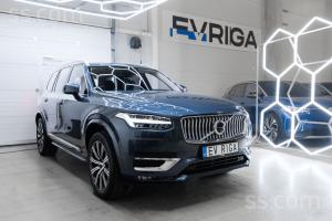 Zils Volvo XC90 2021 Rīga, ar dzinēja tilpumu 2.00 L un nobraukumu 95 tūkst. km par 35990 €, foto  vietnē AUTOMOTO.COM.LV