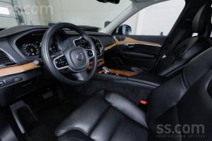 Zils Volvo XC90 2021 Rīga, ar dzinēja tilpumu 2.00 L un nobraukumu 95 tūkst. km par 35990 €, foto 18 vietnē AUTOMOTO.COM.LV