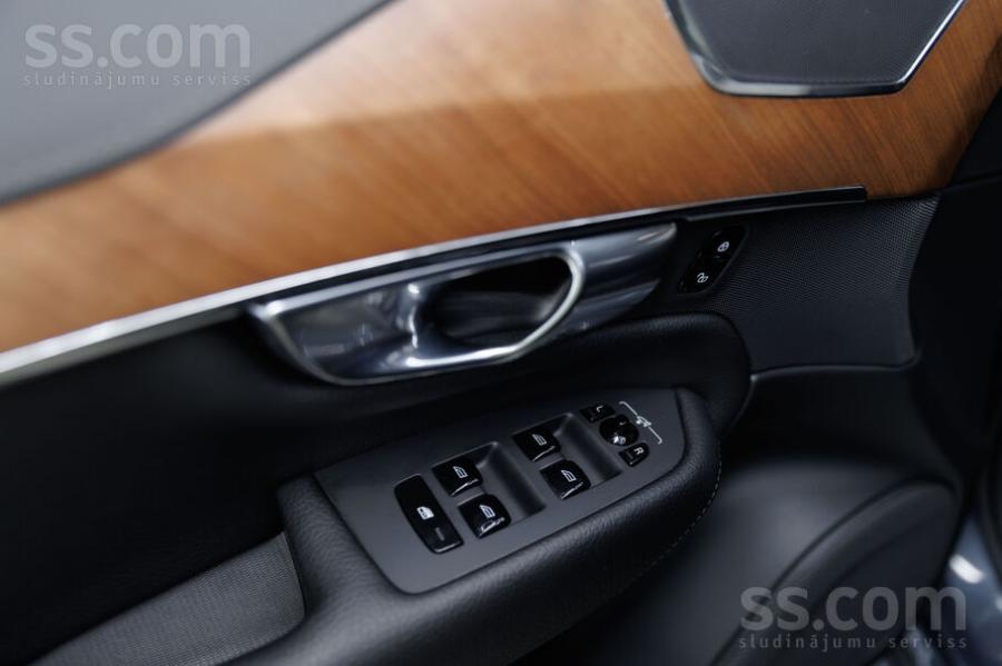 Zils Volvo XC90 2021 Rīga, ar dzinēja tilpumu 2.00 L un nobraukumu 95 tūkst. km par 35990 €, foto 23 vietnē AUTOMOTO.COM.LV