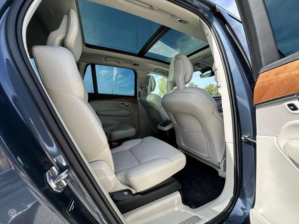 Blue Volvo XC90 2021 in Klaipeda, with an engine capacity of 1.97 L and mileage of 150 thousand km for 29300 €, photo 10 on AUTOMOTO.COM.LV