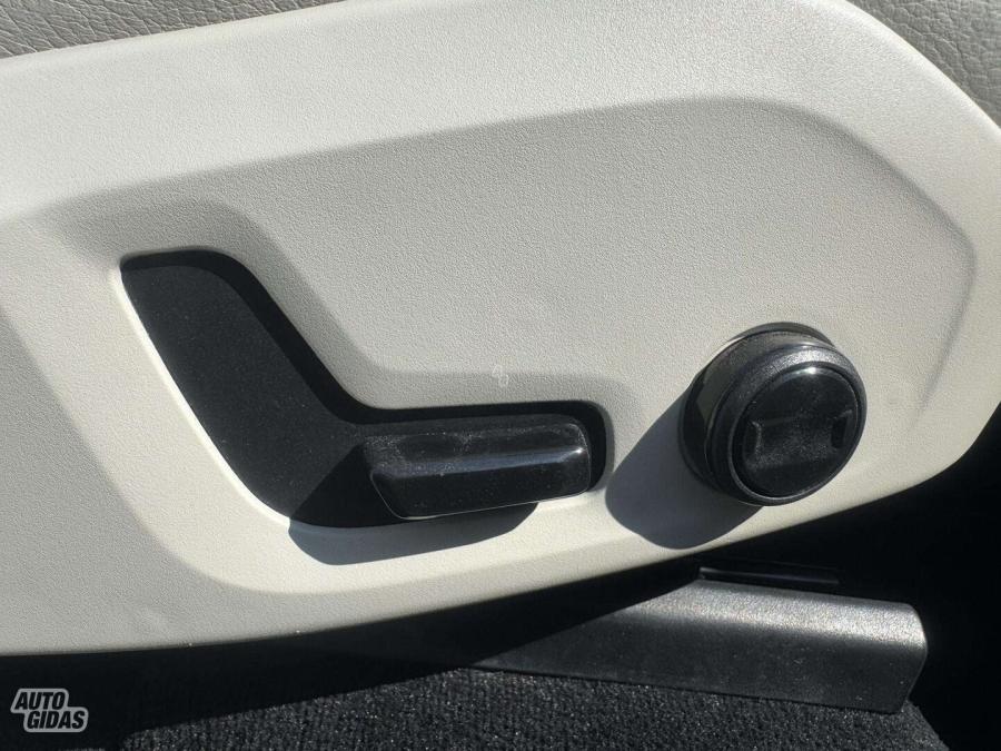 Zils Volvo XC90 2021 Kauņa, ar dzinēja tilpumu 2.00 L un nobraukumu 283 tūkst. km par 24500 €, foto 32 vietnē AUTOMOTO.COM.LV