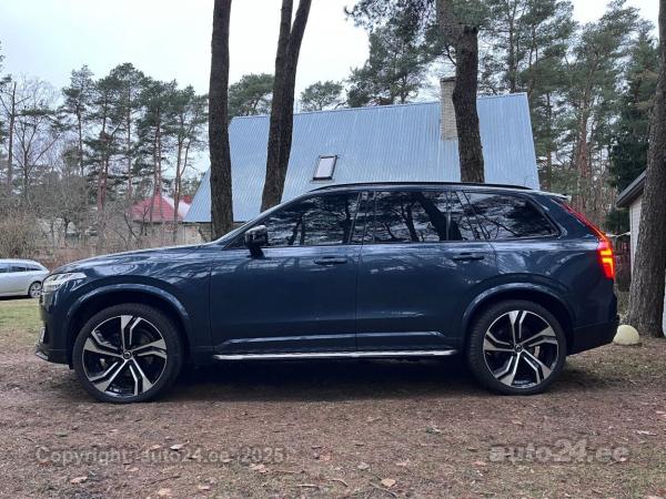 Zils Volvo XC90 2022 Tallina, ar dzinēja tilpumu 2.00 L un nobraukumu 60 tūkst. km par 49990 €, foto 1 vietnē AUTOMOTO.COM.LV