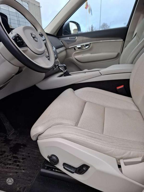 Zils Volvo XC90 2022 Viļņa, ar dzinēja tilpumu 1.97 L un nobraukumu 53 tūkst. km par 40900 €, foto 8 vietnē AUTOMOTO.COM.LV