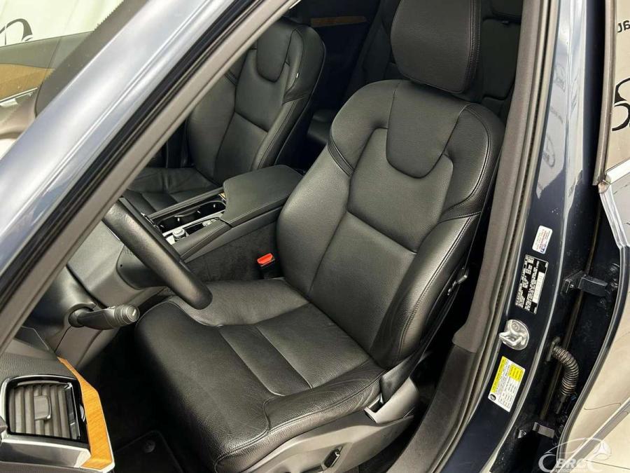 Zils Volvo XC90 2022 Viļņa, ar dzinēja tilpumu 1.97 L un nobraukumu 28 tūkst. km par 36900 €, foto 5 vietnē AUTOMOTO.COM.LV