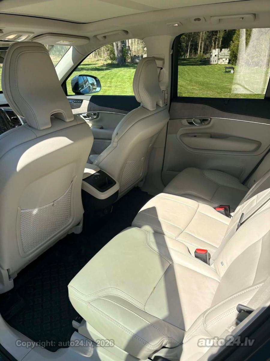 Zils Volvo XC90 2022 Tartu, ar dzinēja tilpumu 2.00 L un nobraukumu 89 tūkst. km par 49999 €, foto 10 vietnē AUTOMOTO.COM.LV