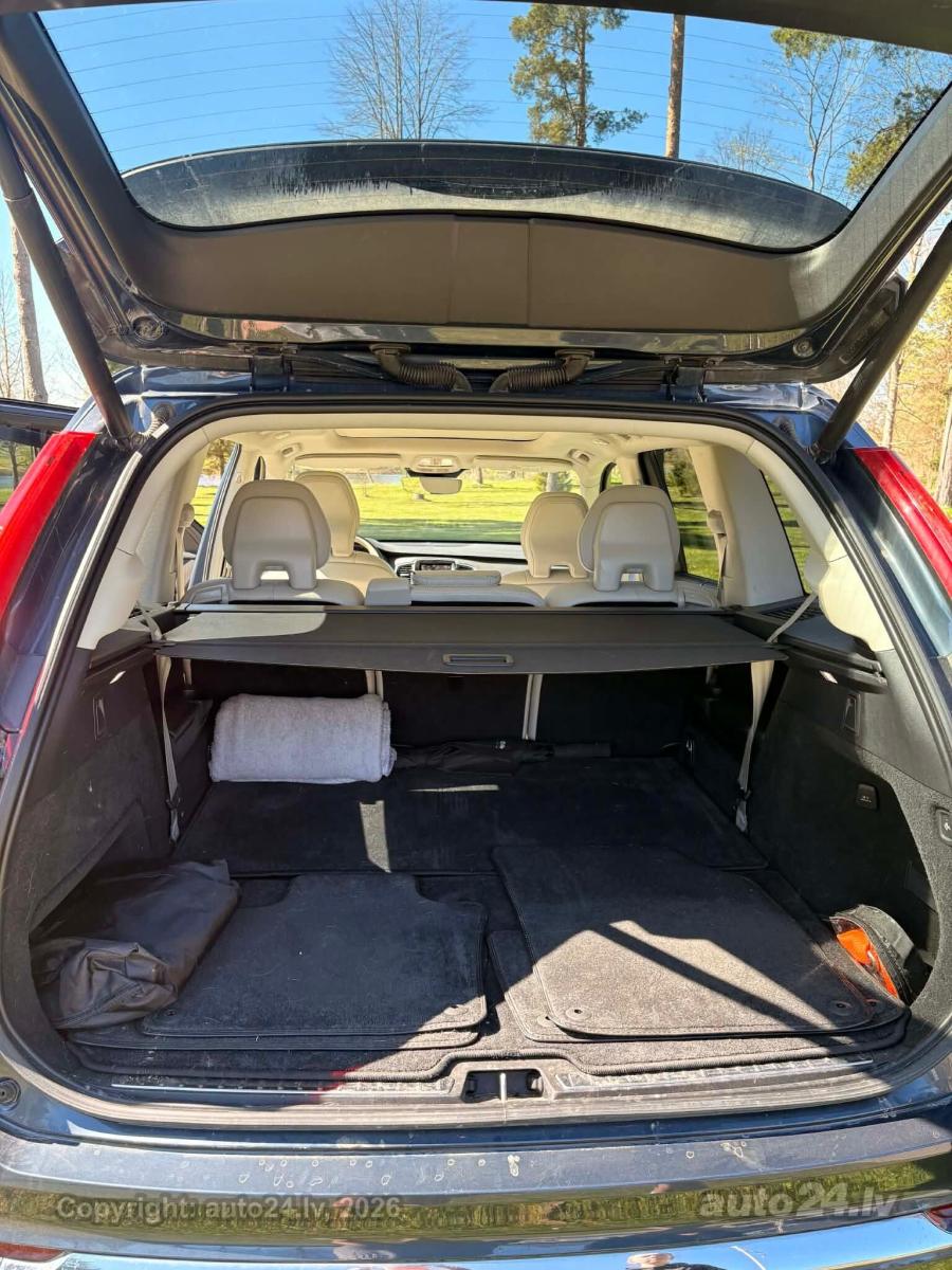 Zils Volvo XC90 2022 Tartu, ar dzinēja tilpumu 2.00 L un nobraukumu 89 tūkst. km par 49999 €, foto 13 vietnē AUTOMOTO.COM.LV