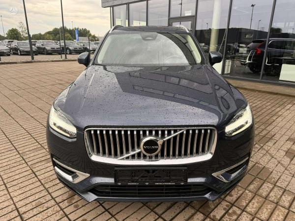 Blue Volvo XC90 2022 in Kaunas, with an engine capacity of 1.97 L and mileage of 210 thousand km for 29900 €, photo 2 on AUTOMOTO.COM.LV