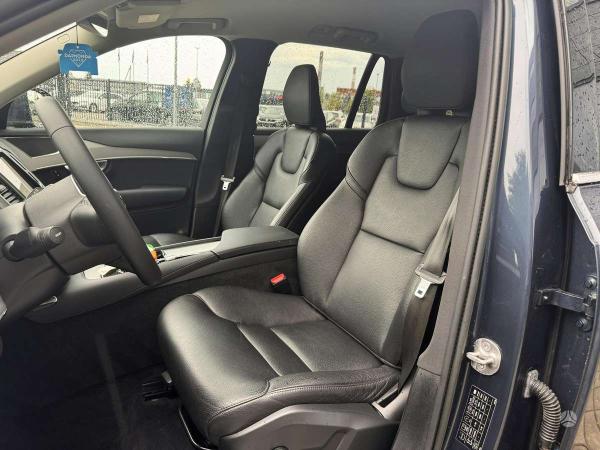 Blue Volvo XC90 2022 in Kaunas, with an engine capacity of 1.97 L and mileage of 210 thousand km for 29900 €, photo 9 on AUTOMOTO.COM.LV