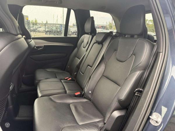 Blue Volvo XC90 2022 in Kaunas, with an engine capacity of 1.97 L and mileage of 210 thousand km for 29900 €, photo 10 on AUTOMOTO.COM.LV