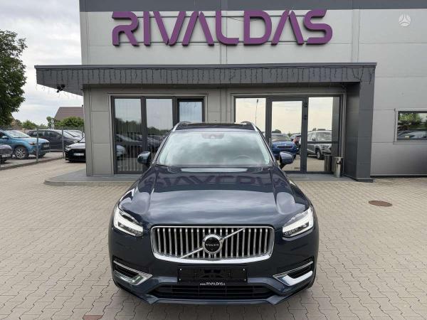 Blue Volvo XC90 2022 in Siauliai, with an engine capacity of 1.97 L and mileage of 170 thousand km for 40990 €, photo 1 on AUTOMOTO.COM.LV