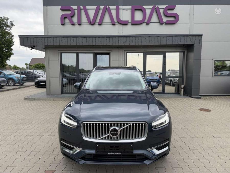 Blue Volvo XC90 2022 in Siauliai, with an engine capacity of 1.97 L and mileage of 170 thousand km for 40990 €, photo 1 on AUTOMOTO.COM.LV