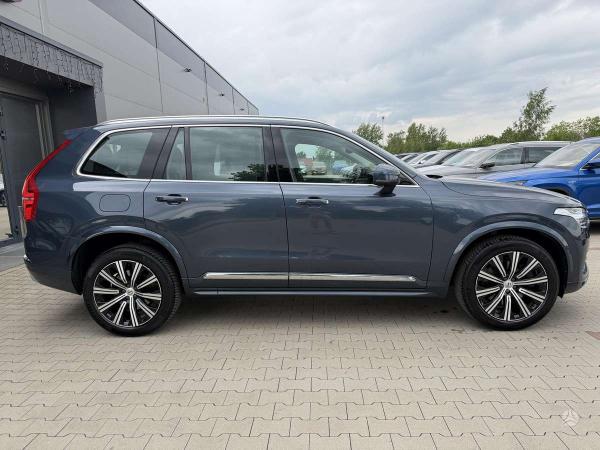 Blue Volvo XC90 2022 in Siauliai, with an engine capacity of 1.97 L and mileage of 170 thousand km for 40990 €, photo 4 on AUTOMOTO.COM.LV
