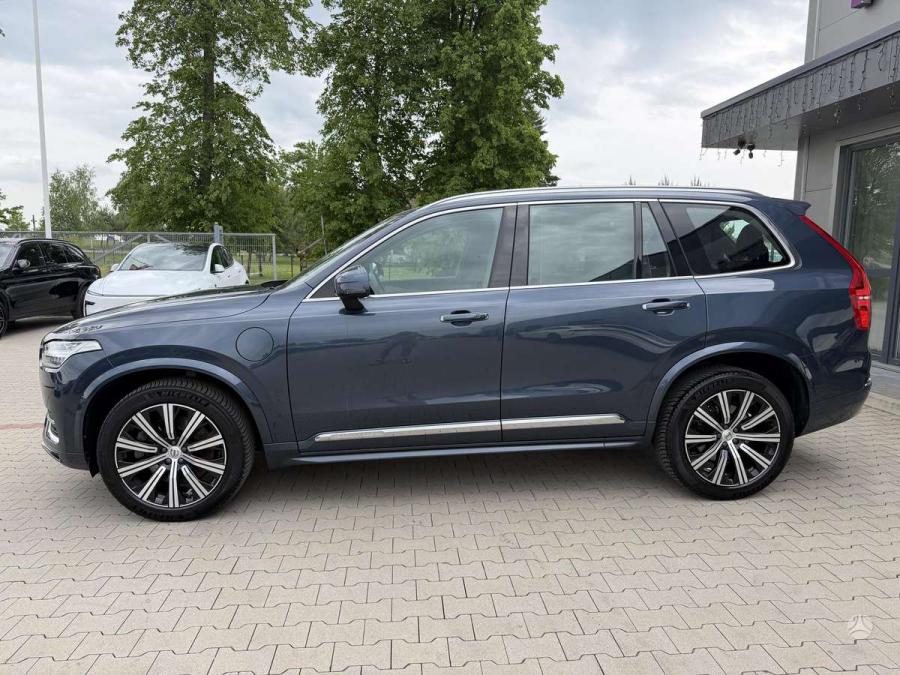 Blue Volvo XC90 2022 in Siauliai, with an engine capacity of 1.97 L and mileage of 170 thousand km for 40990 €, photo 8 on AUTOMOTO.COM.LV