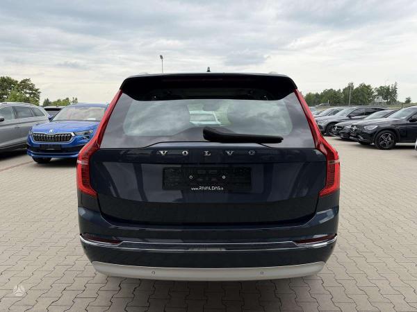 Blue Volvo XC90 2022 in Siauliai, with an engine capacity of 1.97 L and mileage of 170 thousand km for 40990 €, photo 10 on AUTOMOTO.COM.LV