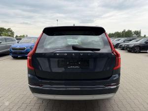 Blue Volvo XC90 2022 in Siauliai, with an engine capacity of 1.97 L and mileage of 170 thousand km for 40990 €, photo 10 on AUTOMOTO.COM.LV