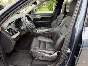 Blue Volvo XC90 2022 in Siauliai, with an engine capacity of 1.97 L and mileage of 170 thousand km for 40990 €, photo 14 on AUTOMOTO.COM.LV