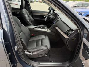 Blue Volvo XC90 2022 in Siauliai, with an engine capacity of 1.97 L and mileage of 170 thousand km for 40990 €, photo 22 on AUTOMOTO.COM.LV