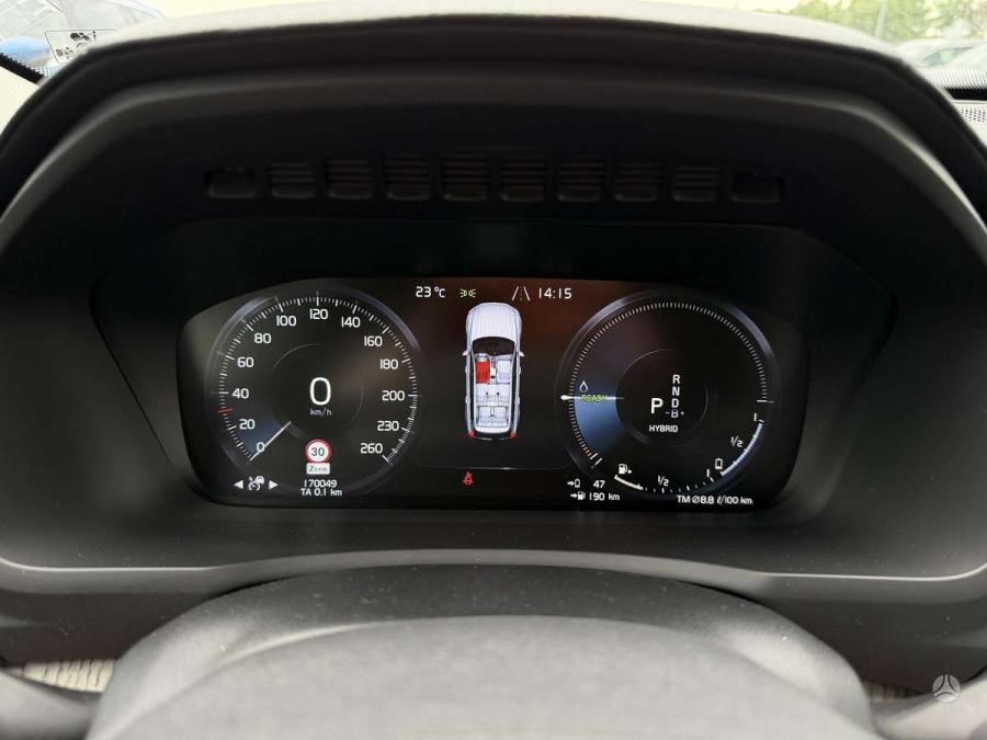Blue Volvo XC90 2022 in Siauliai, with an engine capacity of 1.97 L and mileage of 170 thousand km for 40990 €, photo 32 on AUTOMOTO.COM.LV