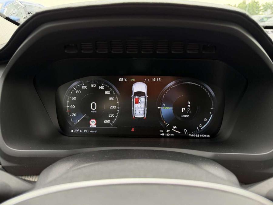 Blue Volvo XC90 2022 in Siauliai, with an engine capacity of 1.97 L and mileage of 170 thousand km for 40990 €, photo 33 on AUTOMOTO.COM.LV