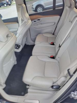 Blue Volvo XC90 2022 in Vilnius, with an engine capacity of 1.97 L and mileage of 152 thousand km for 35090 €, photo 7 on AUTOMOTO.COM.LV