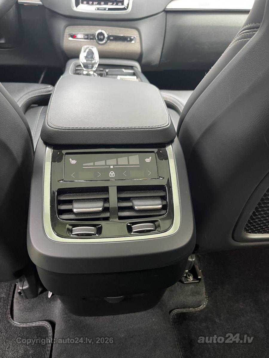 Blue Volvo XC90 2023 in Tallinn, with an engine capacity of 2.00 L and mileage of 72 thousand km for 58500 €, photo 15 on AUTOMOTO.COM.LV