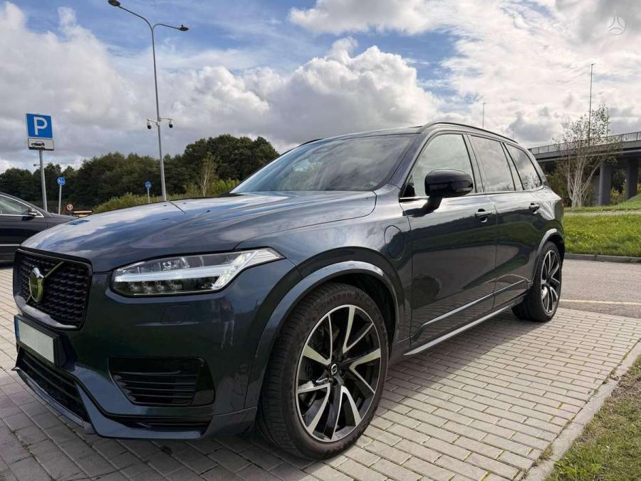 Blue Volvo XC90 2023 in Klaipeda, with an engine capacity of 1.97 L and mileage of 86 thousand km for 59800 €, photo 1 on AUTOMOTO.COM.LV