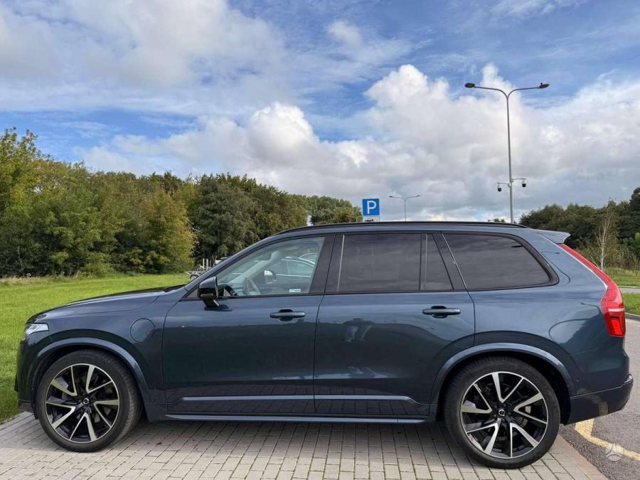 Blue Volvo XC90 2023 in Klaipeda, with an engine capacity of 1.97 L and mileage of 86 thousand km for 59800 €, photo 3 on AUTOMOTO.COM.LV