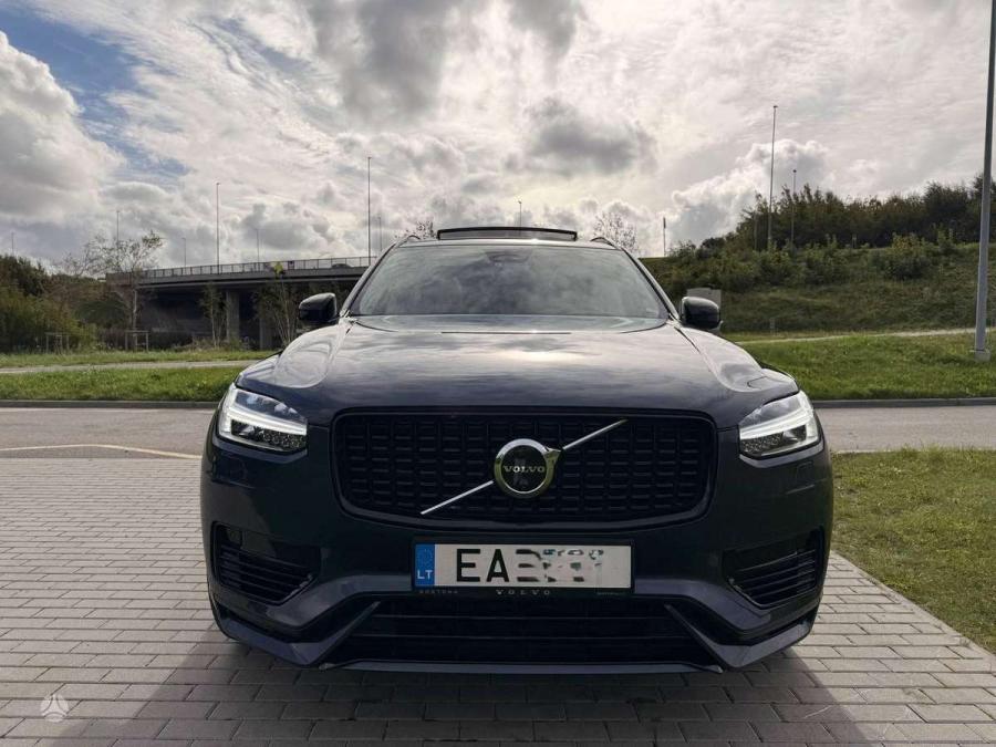Blue Volvo XC90 2023 in Klaipeda, with an engine capacity of 1.97 L and mileage of 86 thousand km for 59800 €, photo 4 on AUTOMOTO.COM.LV