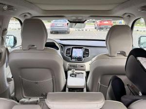 Blue Volvo XC90 2023 in Klaipeda, with an engine capacity of 1.97 L and mileage of 86 thousand km for 59800 €, photo 7 on AUTOMOTO.COM.LV
